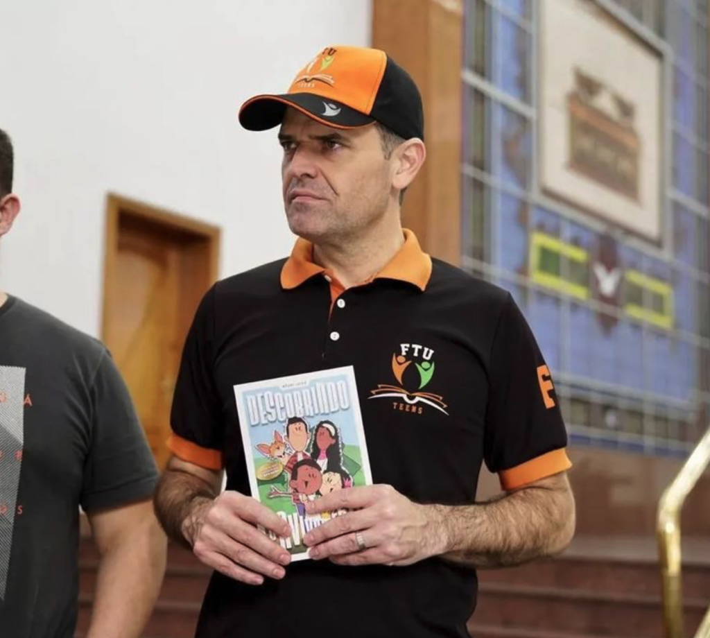 Tarde de lançamento do livro “Descobrindo o avivamento”, de Méuri Luiza ...